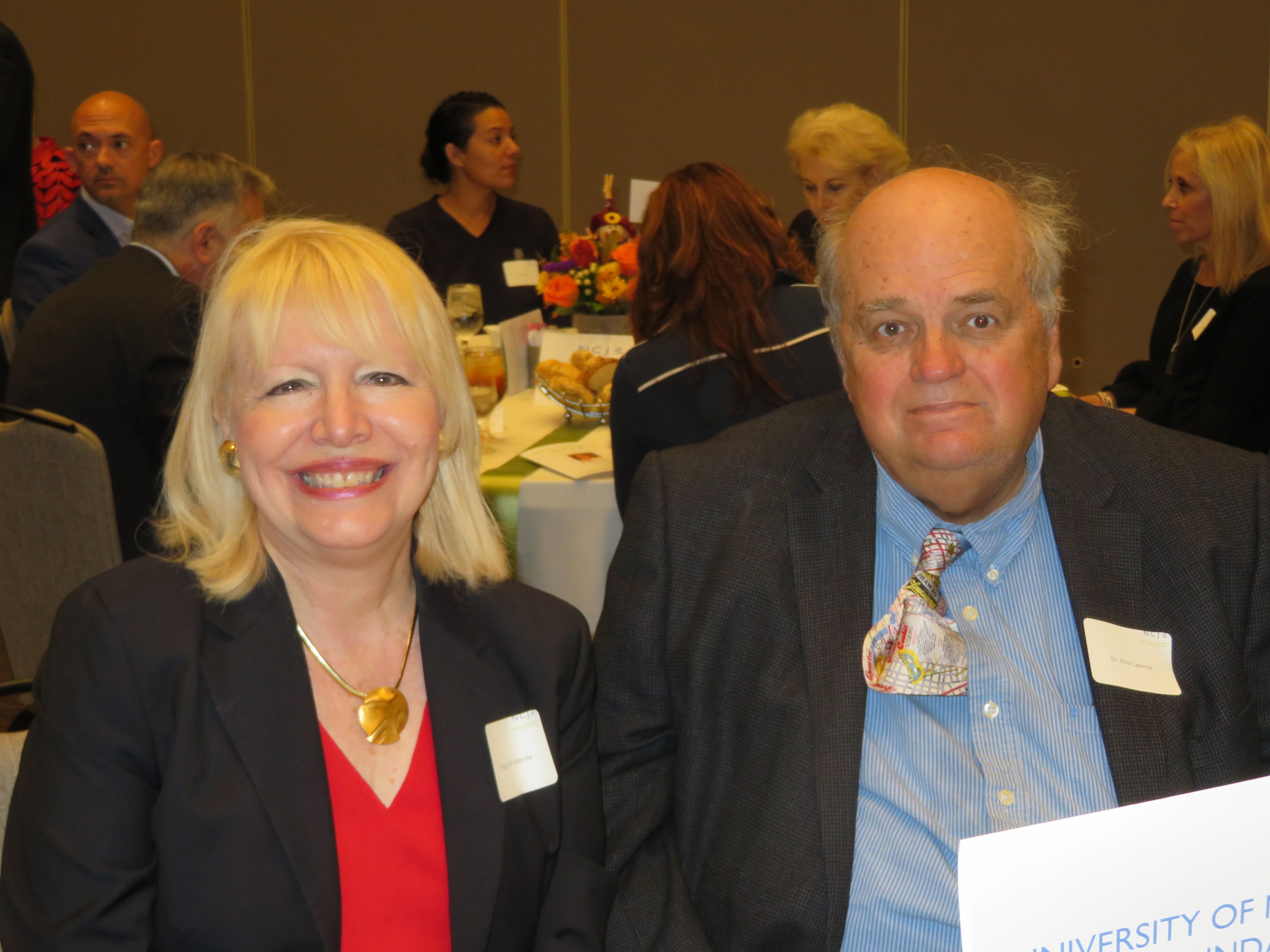 Susan Hess accepts NCJW Hannah Solomon Award - Crescent City Jewish ...