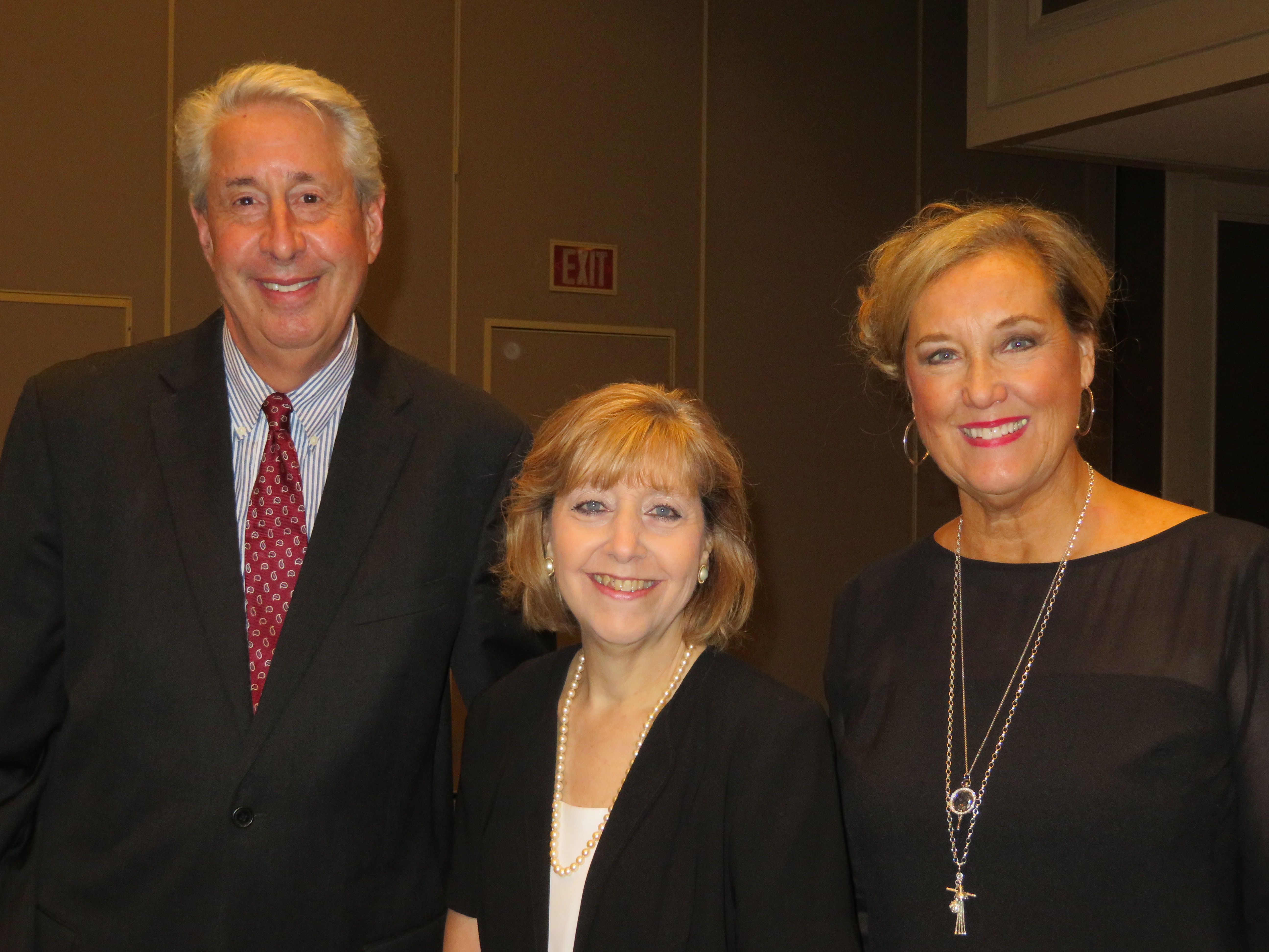 Susan Hess accepts NCJW Hannah Solomon Award - Crescent City Jewish ...
