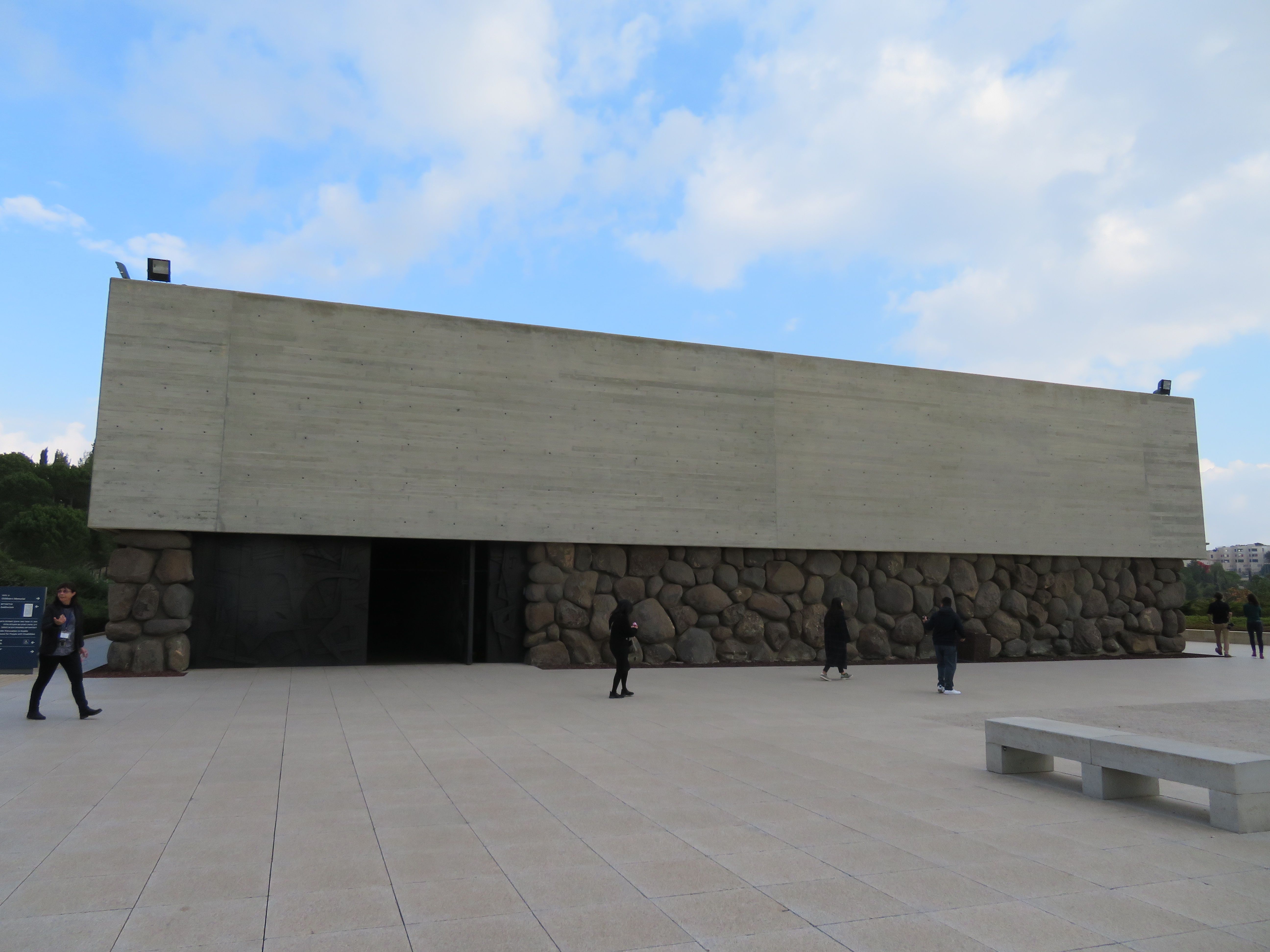 Yad Vashem holds unseen memories - Crescent City Jewish News Crescent ...