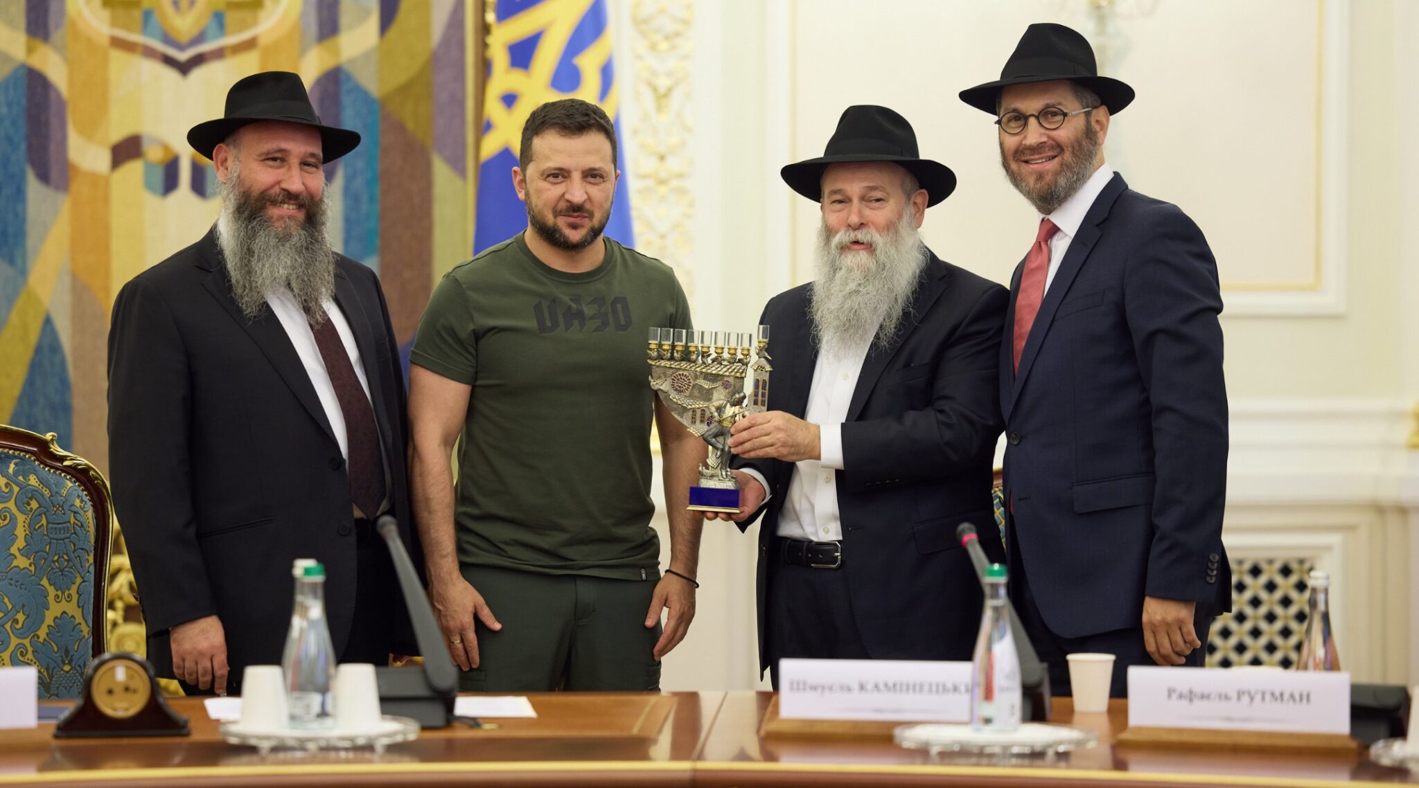 In a first, Volodymyr Zelensky met with Chabad rabbis ahead of Rosh ...
