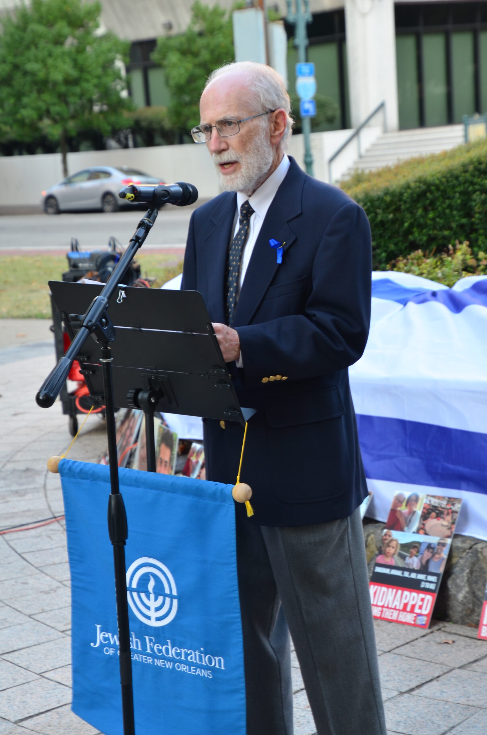 Hundreds Turn Out for Vigil for Israel in Lafayette Square - Crescent ...